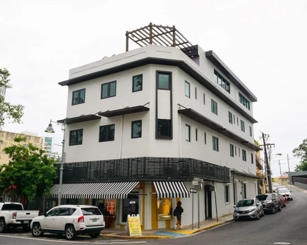 The Looking Glass Hotel - San Juan