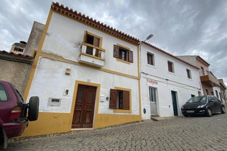 Charming 5-bed House In Granja - Mourão