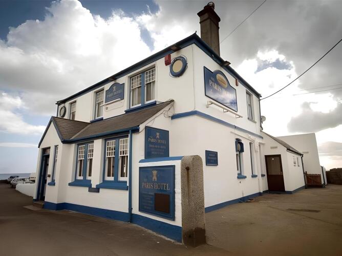The Paris Hotel - Coverack