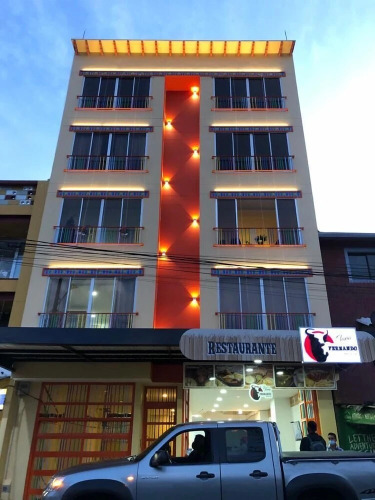 La Martinera Avenida San José - Guatapé