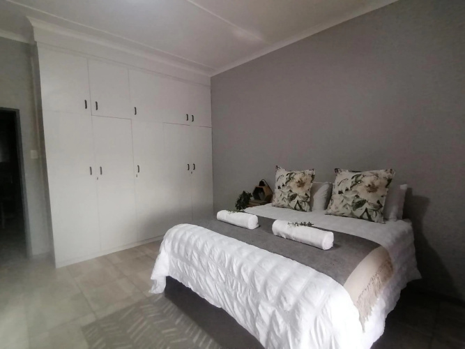Oppi Draai Guesthouse - Oudtshoorn