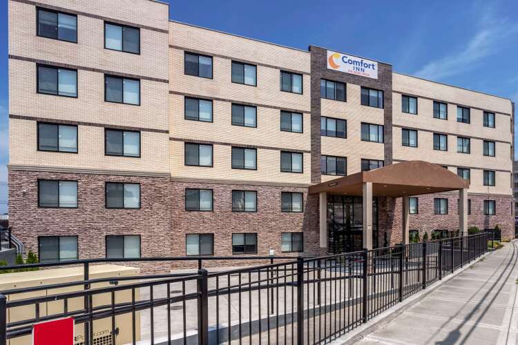 Comfort Inn Jfk Airport - Roslyn, NY