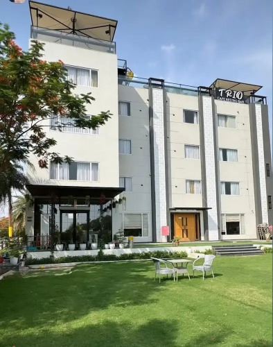 Hotel Three Seasons - Vrindavan