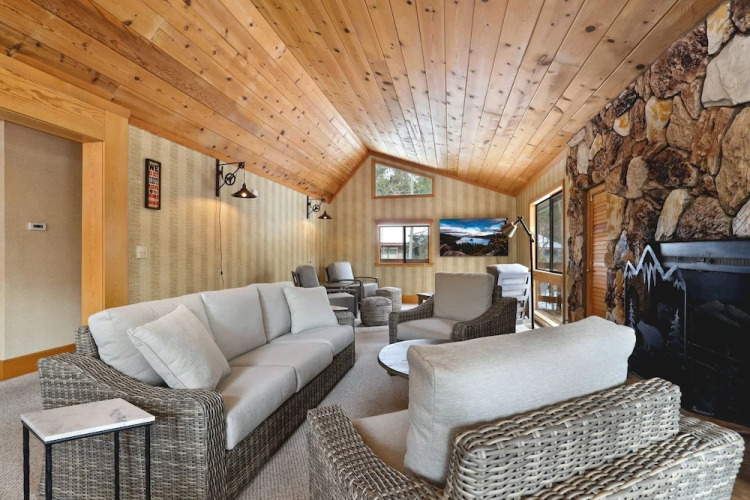 Tahoe Forest Chalet - Nevada
