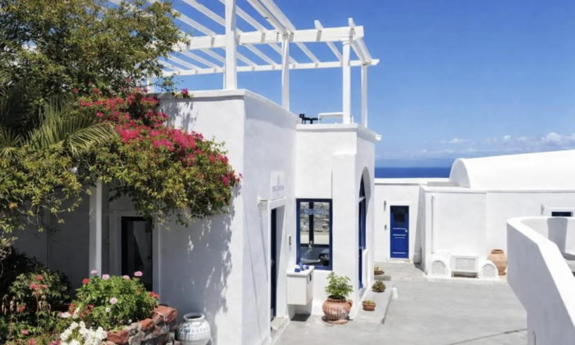 Hotiday Santorini Sea View - Oia