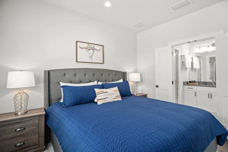 Fred's Joint With Hot Tub - Fredericksburg, TX