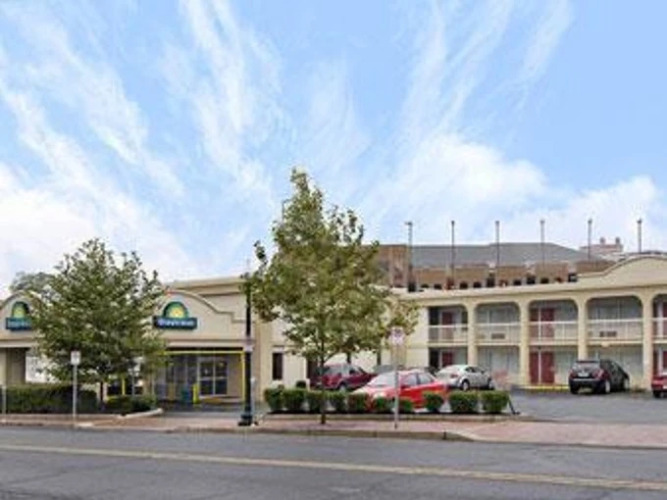 Days Inn Silver Spring - Silver Spring, MD