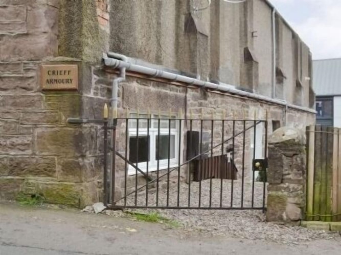 Crieff Armoury Luxury Self Catering Apartment - Crieff