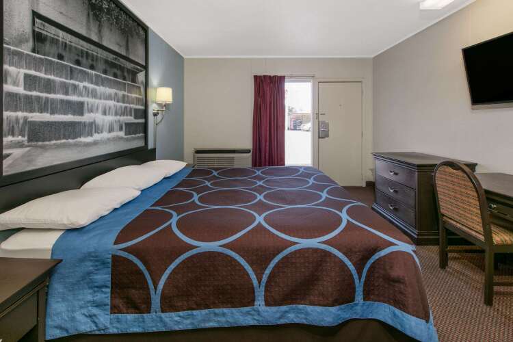 Super 8 By Wyndham Lubbock Civic Center North - Lubbock, TX