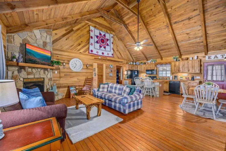 Beautiful View! Log Cabin,fireplace,hot Tub,arcade,pool,fishing - Townsend, TN