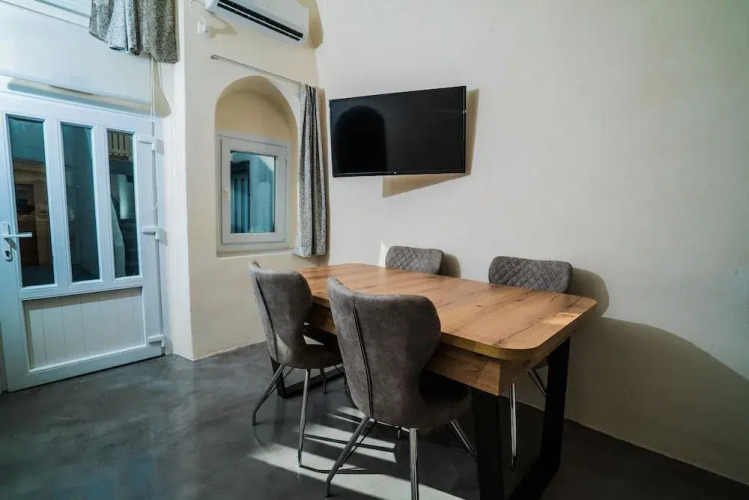 Thetis Cave Houses - Santorini