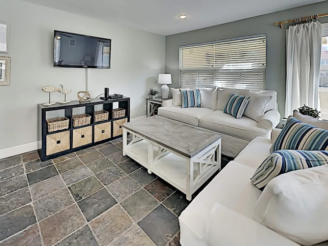 Regency Cabanas By Southern Vacation Rentals - Pensacola Beach, FL