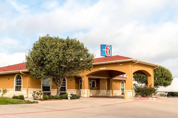 Motel 6 Alvarado, Tx - Burleson, TX