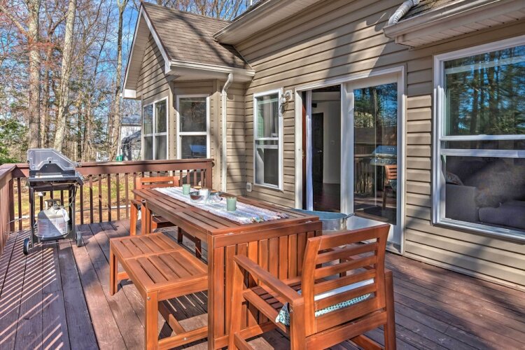 Tannersville House: Bar & Deck, 2 Mi To Ski Resort - Tannersville, PA