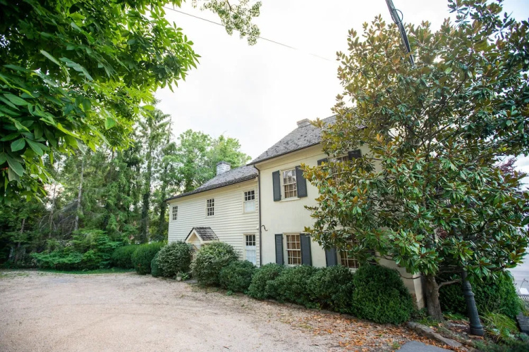 Thomas Rose Inn - White Sulphur Springs, WV