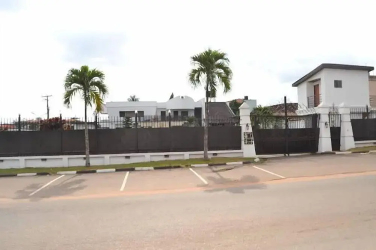 Hale Manor Exquisite - Benin City