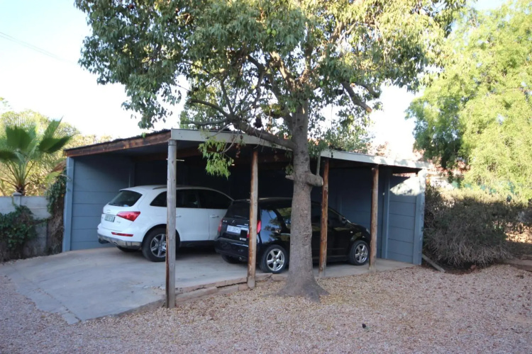 86 On Jubilee - Oudtshoorn