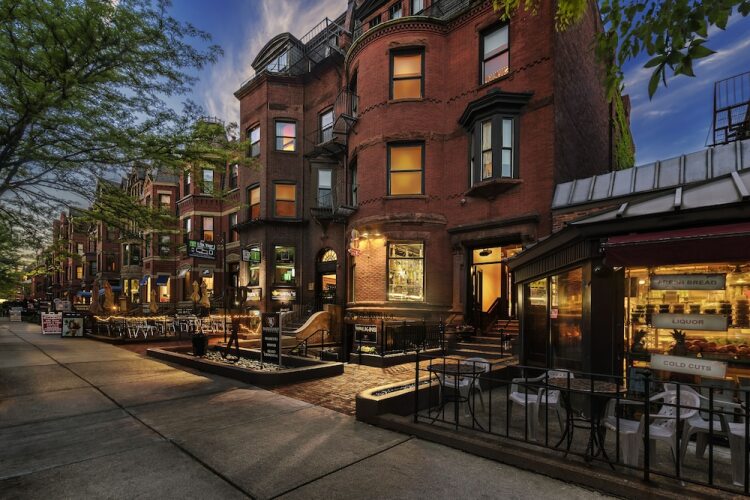 Maverick Suites At 245 Newbury St - Boston, MA