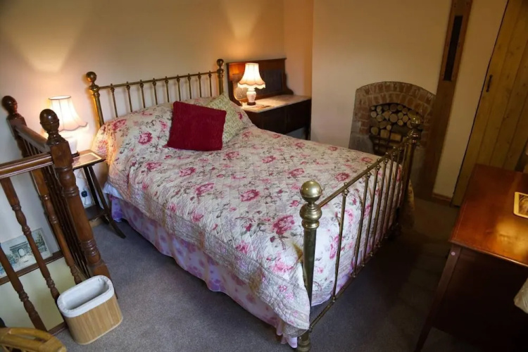 Cottage - Sleeps 2 - Garden - Parking - Scotland