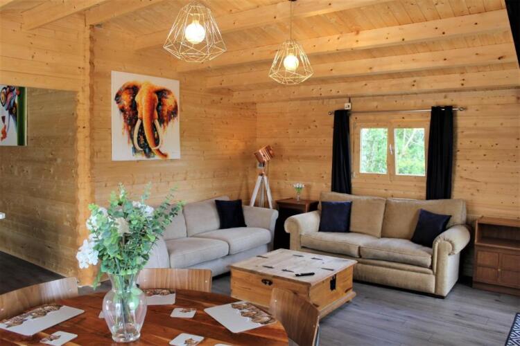 Stunning 5-bed Cabin In Ashton Under Hill - Cotswolds