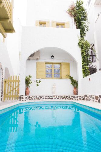 Sunny Days - Santorini