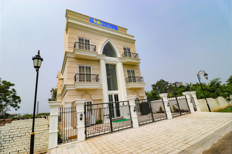 Fabhotel K9 Villa - Ludhiana