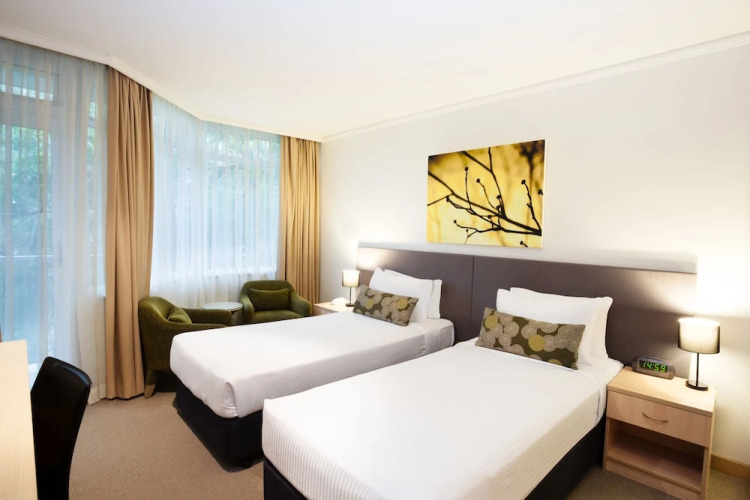 Metro Mirage Hotel Newport - Sydney