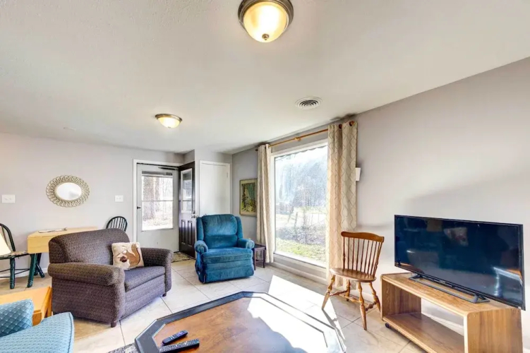 Pet-friendly Youngstown Cottage W/ Yard - Ohio