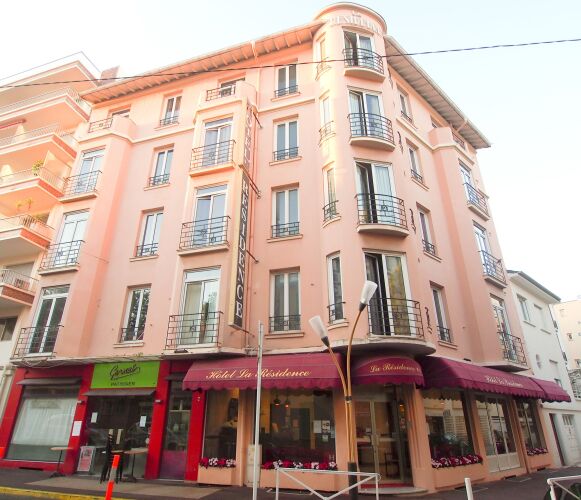 Hôtel Les Pins - Antibes