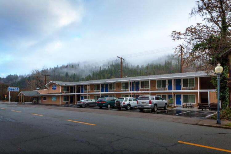 The Angler Lodge - Dunsmuir, CA