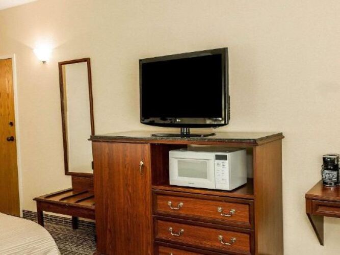 Baymont By Wyndham South Bend - South Bend, IN