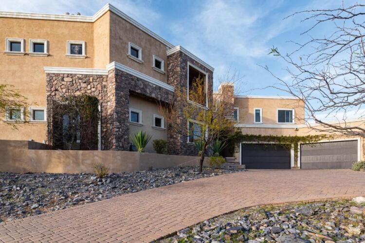 Sunbeam By Avantstay Elegant, Private Desert Home W/ Infinity Pool, Spa & View - Cave Creek, AZ