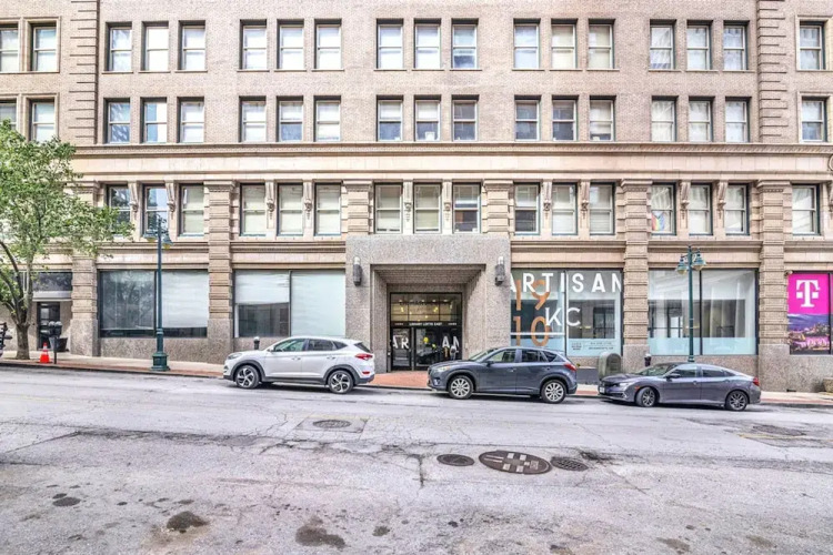 Cozy Stay Power Light Area Pool W Free Parking - Overland Park