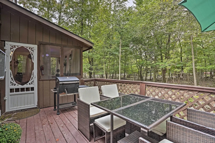 15 Mi To Camelback Ski Resort: Home W/ Deck! - Mount Pocono, PA