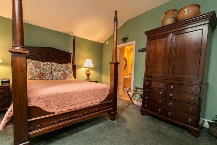 Hidden Garden Cottages & Suites - ホランド, MI