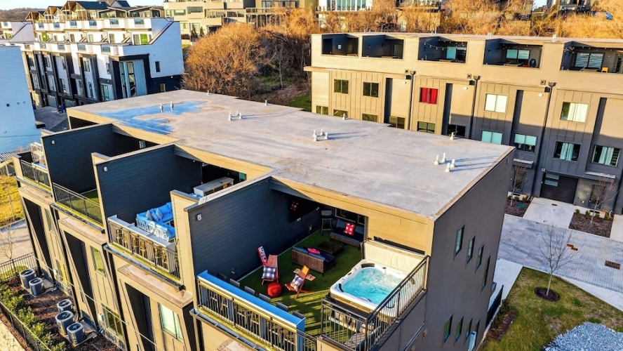 The Lodge By Avantstay Private Rooftop Lounge + Hot Tub + Skyline Views + Near Broadway - Nashville, TN