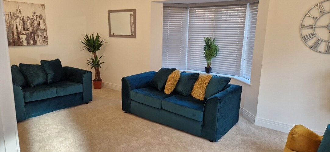 Brand New Entire 4-bed House In Peterborough - Peterborough