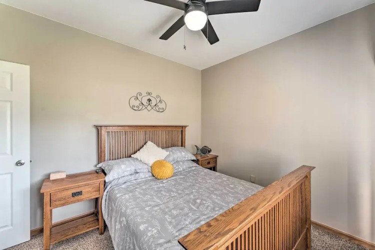 Lake Mills Retreat: 1 Mi To Beaches & Dining! - Deerfield, WI