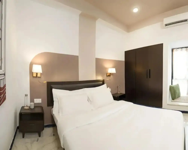 Bedchambers Suite Near Sector 29 - Gurugram