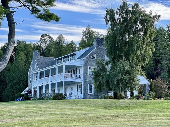 Valcour Inn & Boathouse - Grand Isle, VT