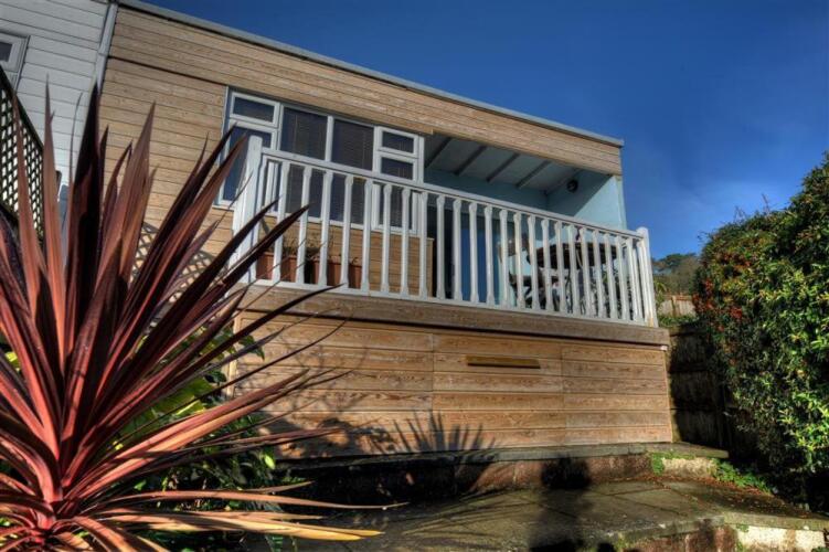 1 Wellhayes - Lyme Regis