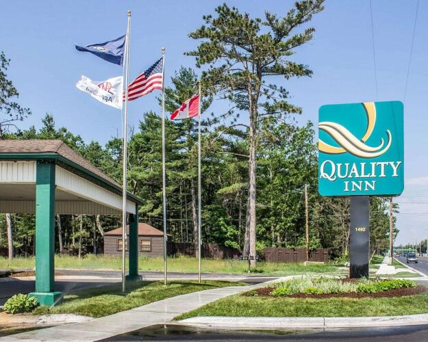 Quality Inn Traverse City - Elk Rapids, MI