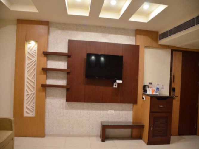 Hotel Uk Tower - Haldwani