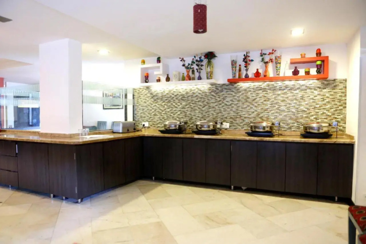 Click Hotel Yuvraj - Surat