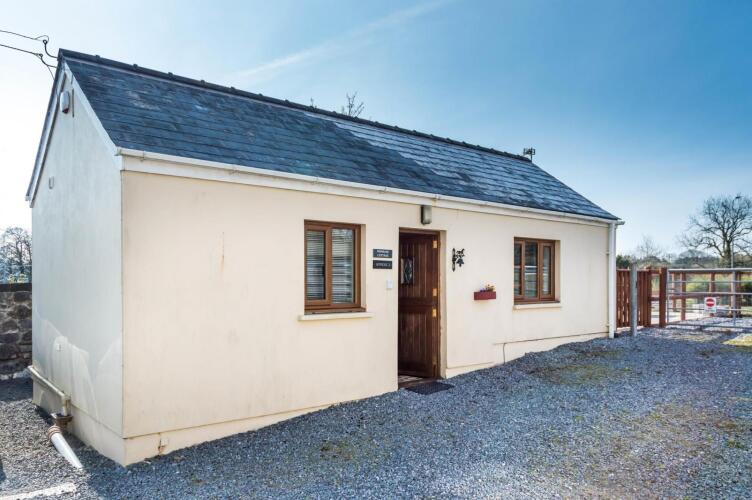 Primrose - 1 Bedroom Cottage - Llanteg - Carmarthenshire