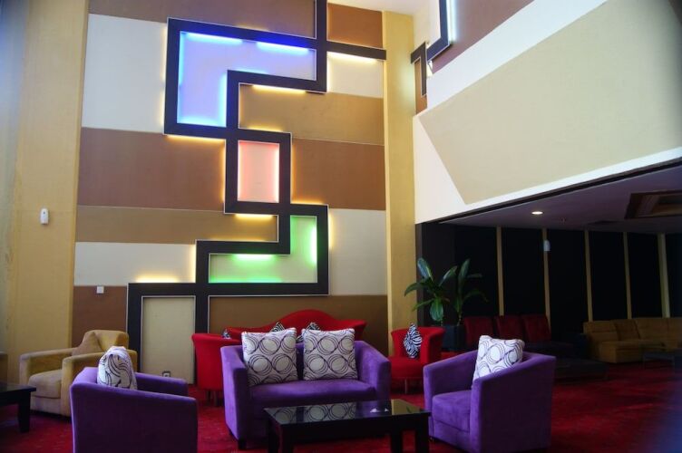 Capital O 1963 Hotel The New Benakutai - Balikpapan
