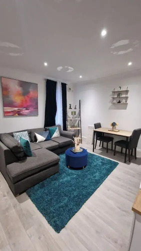 Lovely 3 Bedroom House In Rochester/strood - Chatham