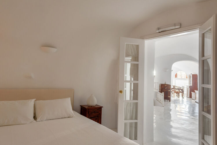 White House Villa - Oia