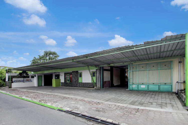 Oyo 95019 Jeppi Homestay - Magelang