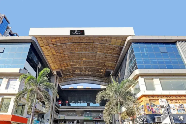 Hotel Solitaire Luxurious Ac Rooms Surat - Surat